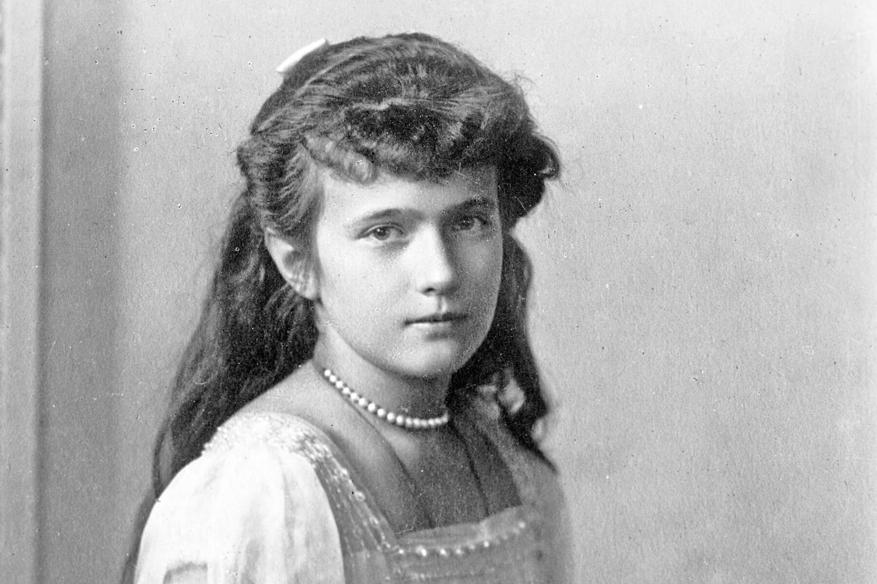 The Real Story of Anastasia Romanov — History Facts