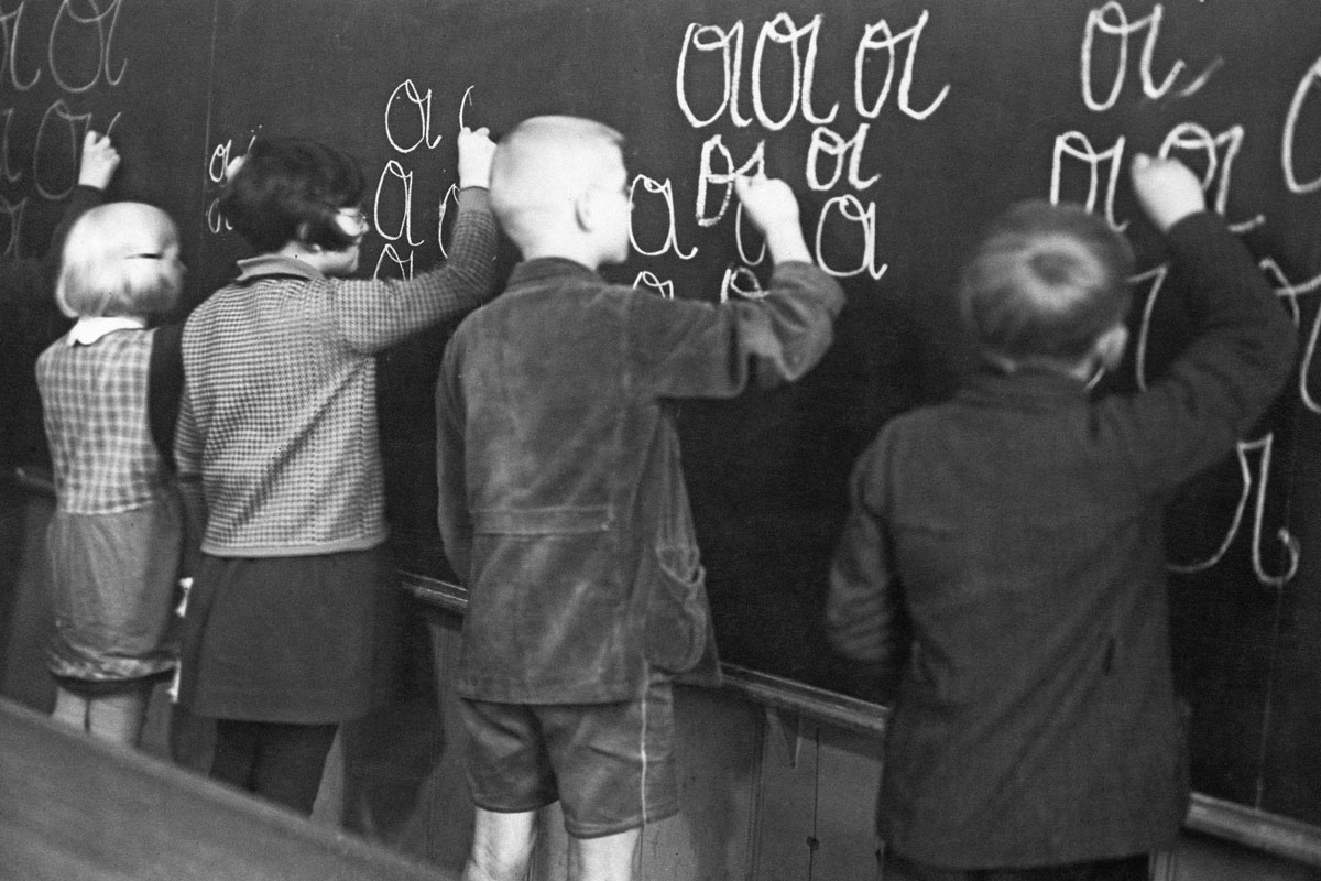 Why Don’t We Write in Cursive Anymore? — History Facts